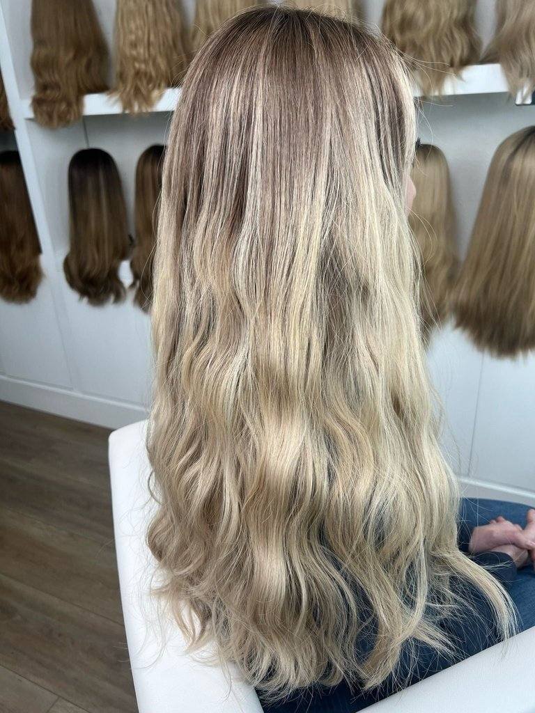 24 Divine Wig Platinum Blonde Balayage